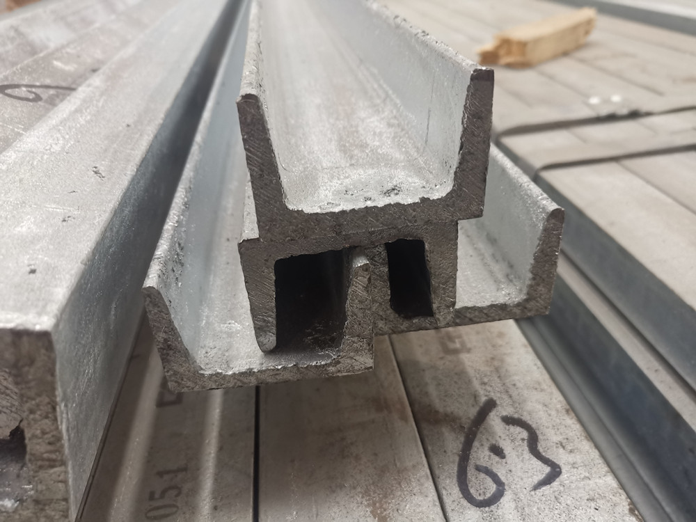 Q235b Baja Galvanis U Channel 100*50*5mm 25mm X 50 Mm X Tebal 5mm