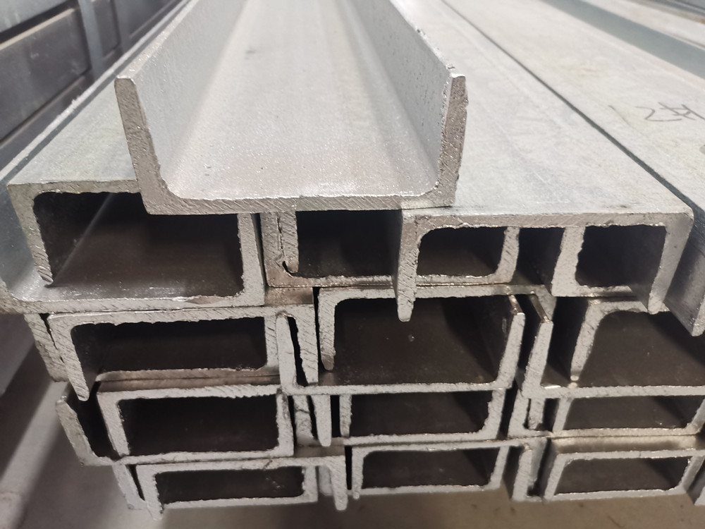 4.5mm Astm A36 Jis Ss400 Galvanized U Channel Cold Formed Struktural Baja